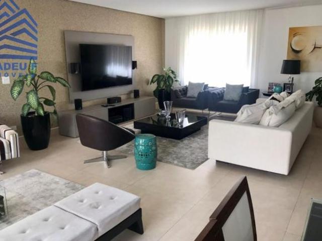 Sobrado à venda, 4 dorms, 4 suítes, 6 vagas no Campo Belo