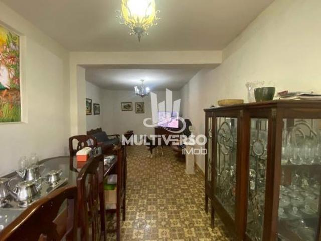 Sobrado à venda, 4 quartos no bairro Vila Mathias em Santos