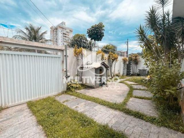 Sobrado à venda, 4 quartos no bairro Canto do Forte em Praia Grande