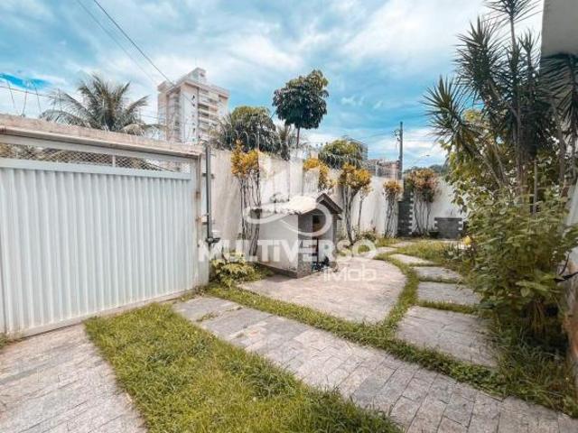 Sobrado à venda, 4 quartos no bairro Canto do Forte em Praia Grande