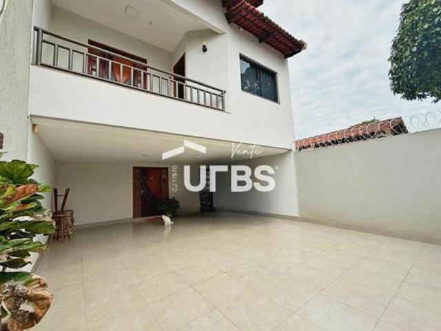 Sobrado à venda – 4 quartos | 266m² | Jardim América – Goiânia