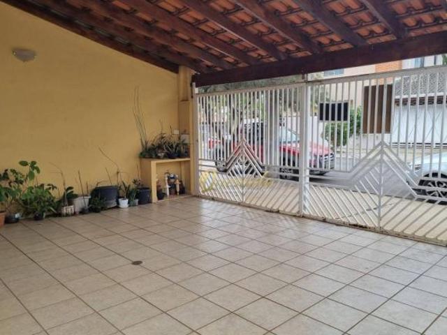 Sobrado à venda, 4 quartos, 2 suítes, quintal, Jardim Valença, Indaiatuba