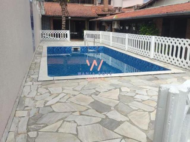 Sobrado à venda, 4 quartos, 2 suítes, 3 vagas, Praia das Palmeiras Caraguatatuba/SP