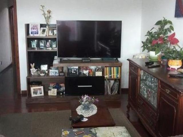 Sobrado à venda 4 quartos 2 suítes 4 vagas Pinheirinho Santo André SP