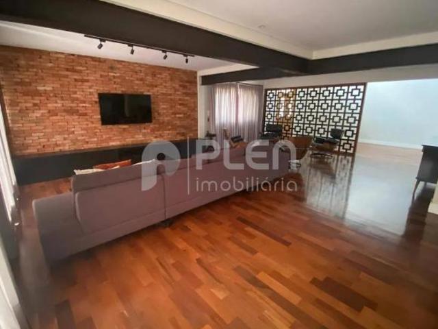 Sobrado à venda, 4 suites 561,85m² Rio Abaixo, Mairiporã, SP