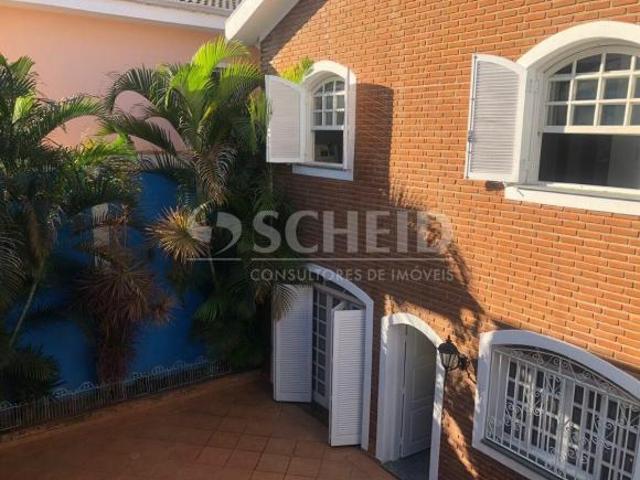 sobrado à venda 500mt2, sendo 4 dormitórios, 3 suites, com piscina