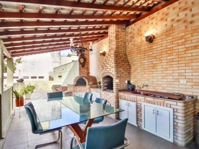 Sobrado à venda | 5 dormitórios | 4 suítes | 3 vagas | 365m² | Vila Paulicéia São Paulo/SP