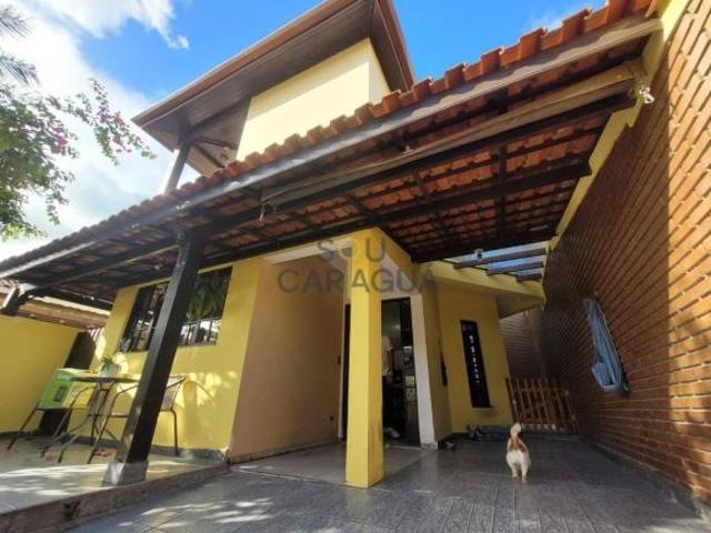 Sobrado a venda 600m da orla da praia do Indaiá com fácil acesso ao centro