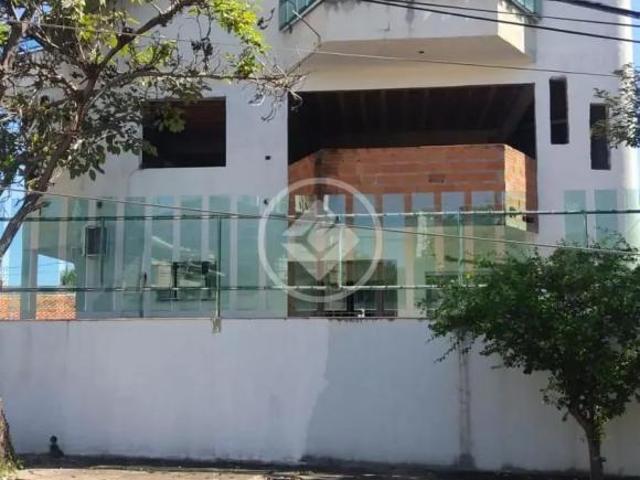 Sobrado a venda 6 quartos sendo 4 suítes no Bairro Jardim Cuiabá R$800.000,00