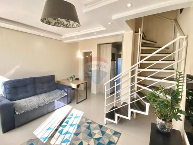 Sobrado à venda, 71m2, 02 dormitórios, bairro Olaria, Canoas, RS