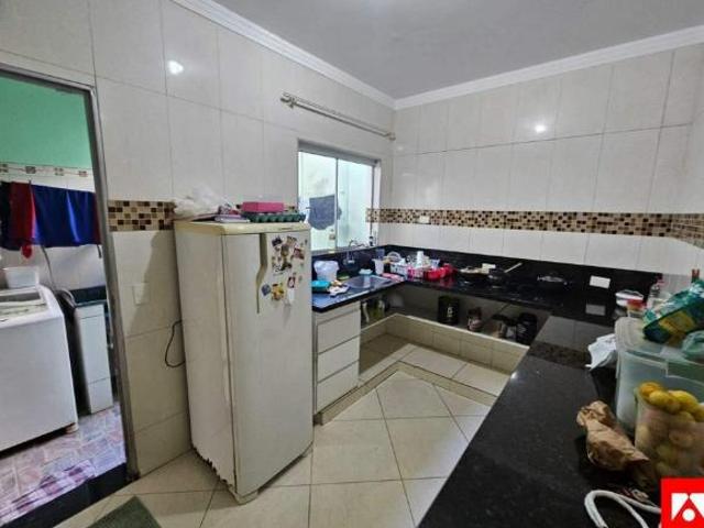Sobrado à Venda com Duas Casas no Terreno Bem Distribuídas em Americana com 5 quartos 1 suíte e 1
