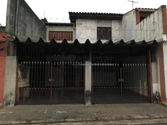 Sobrado á Venda com Dois Quartos no Jardim Alvorada