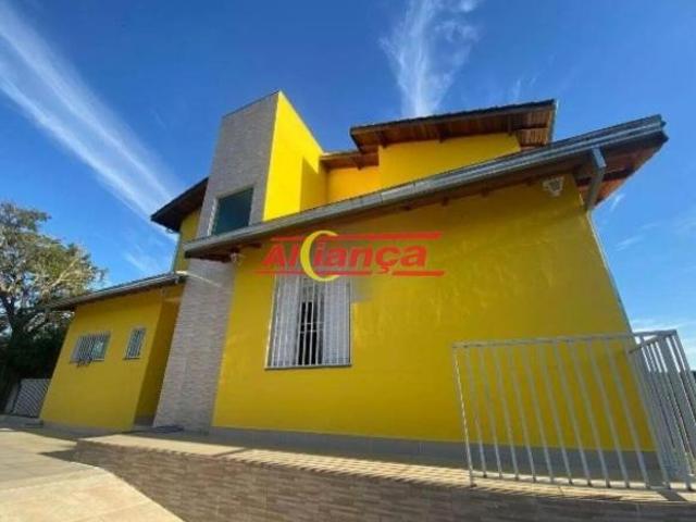 Sobrado à venda com Piscina 241m², 4 Quartos sendo 3 Suítes e 3 vagas em Rancho Grande, Mairiporã