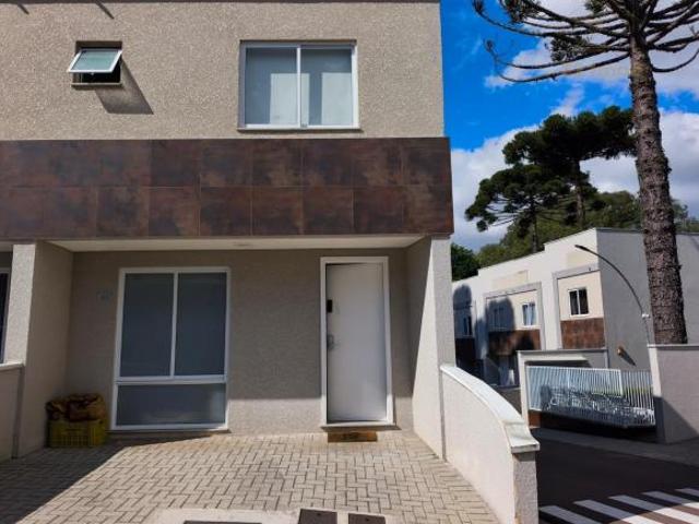 Sobrado à venda, com piscina privativa, no Residencial Bella Vitta, no Santa Cândida, CURITIBA PR