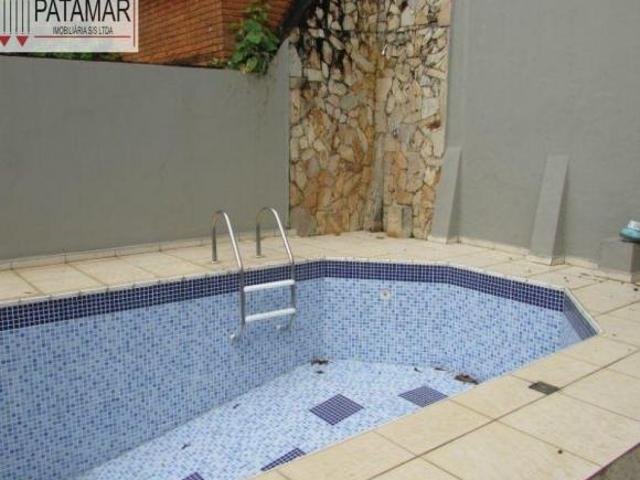 Sobrado a venda com quatro quartos no morumbi