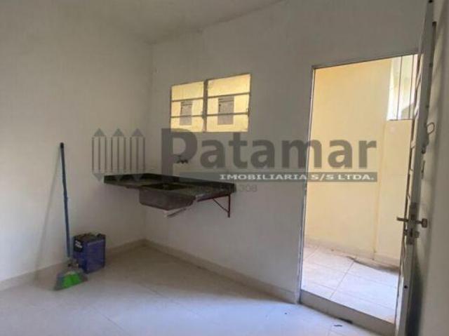 Sobrado a venda com quatro quartos no Rio Pequeno