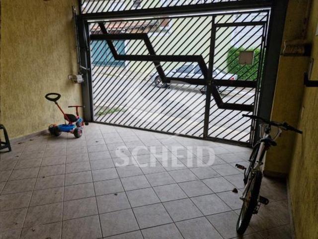 Sobrado A Venda Com Renda 125,00m² útil, com 2 quartos, no Campo Grande