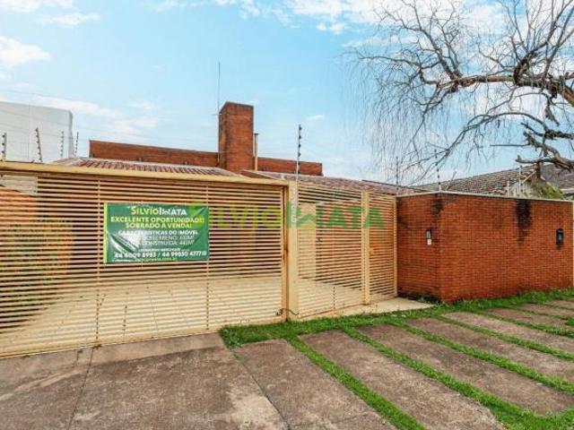 Sobrado à venda com Terreno Amplo em Maringá Zona 02