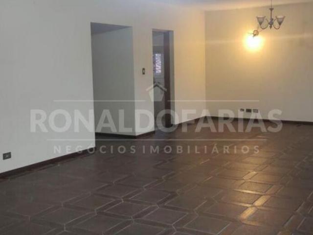 Sobrado a venda com terreno de 960 m de terreno local bem localizado