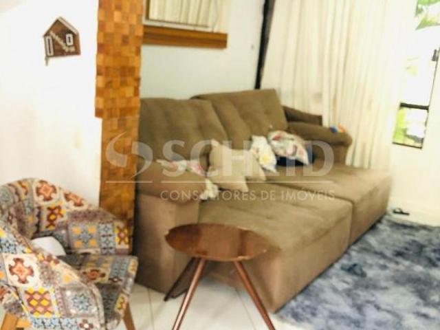 Sobrado à venda com três dormitórios sendo um suíte
