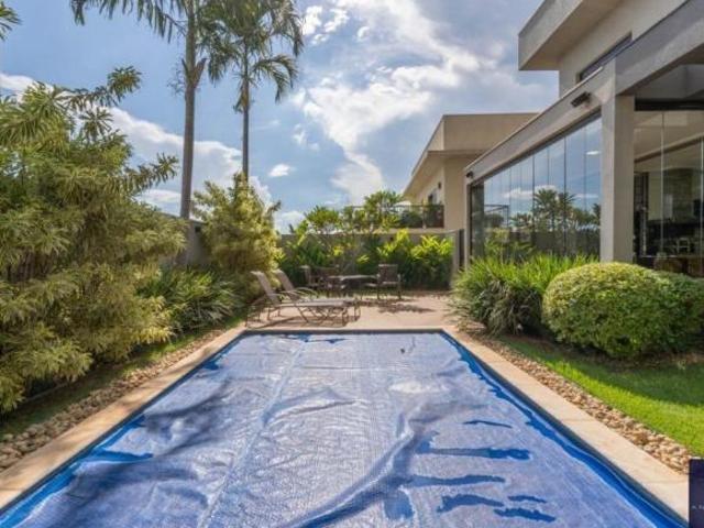 Sobrado à venda, com 04 suítes no cond. Golfe Residencial