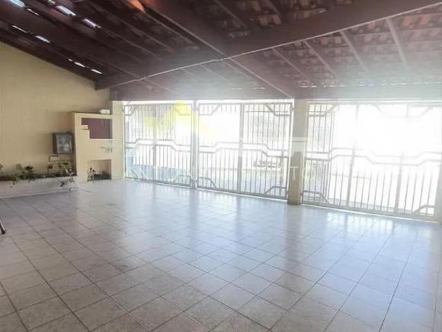 Sobrado à Venda com 03 Dormitórios Amplos, sendo 01 suíte, Excelente Localização no Jardim Vila Galv