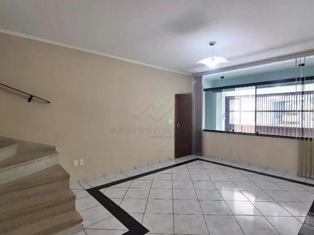Sobrado à venda com 03 quartos, 187m² por R$ 715.000 Vila Scarpelli, Santo André/SP