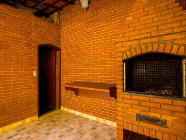 Sobrado à venda com 03 Quartos 180m² por R$ 930.000 Vila Scarpelli Santo André/SP