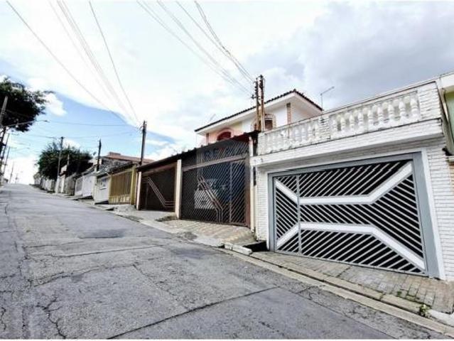 Sobrado à venda com 03 quartos na Vila Mazzei