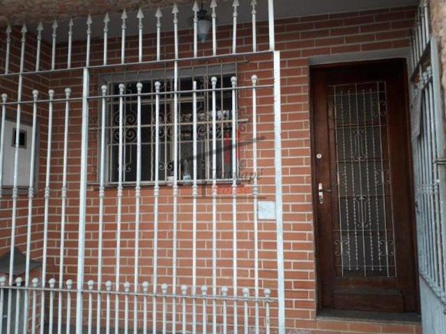Sobrado a venda com 140 m² de área construída