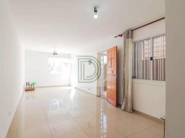 Sobrado à venda com 161m² 3 Dorms 1 Suíte, 4 Vagas, Gourmet com Churrasqueira