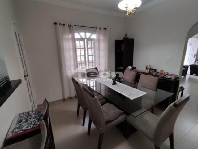 Sobrado à Venda com 162m², 4 dormts, 1 suíte, 2 vagas Bairro Anchieta, São Bernardo do Campo