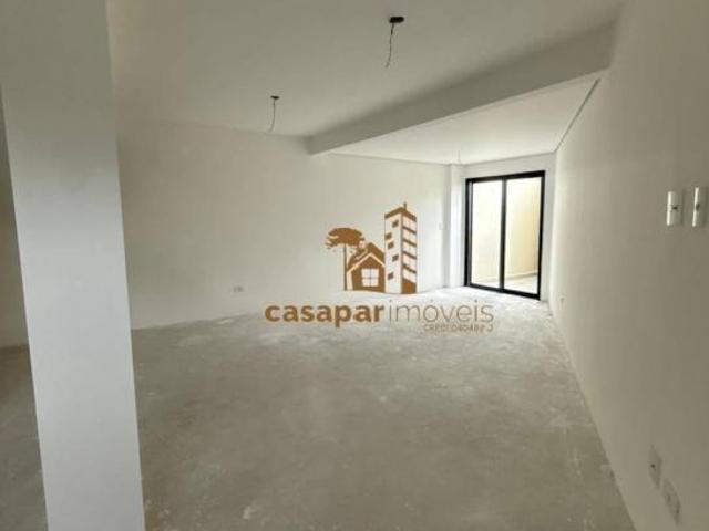Sobrado à Venda com 185m², 3 dormitórios 2 suítes com sacada no Olímpico