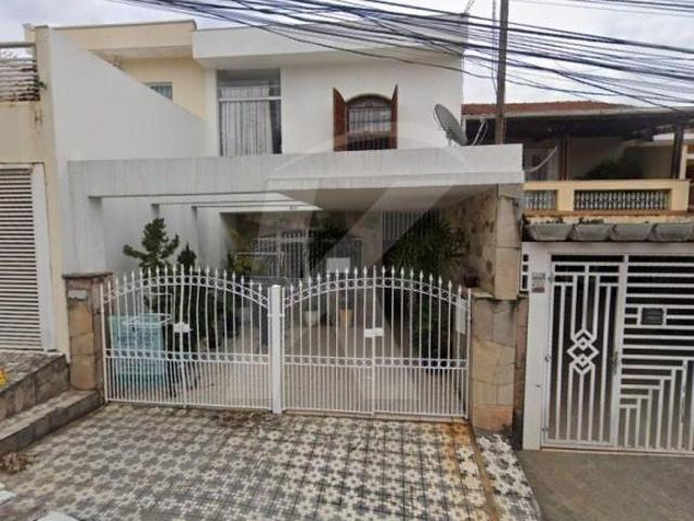 Sobrado à Venda com 190 m², 3 Dormitórios e Edícula Independente