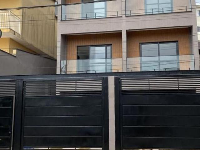 Sobrado à Venda com 123m² na Morada dos Pássaros – Quintal, Sacada e Ótima Localização