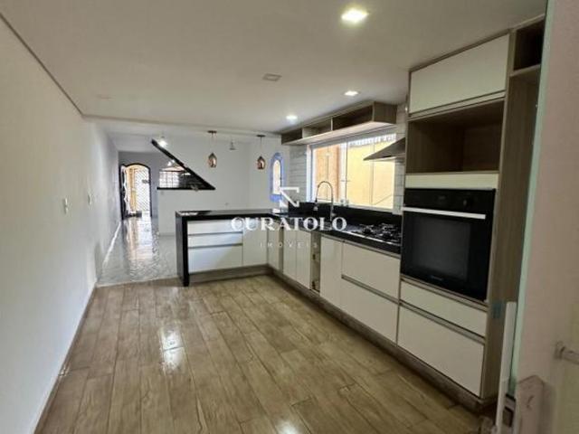 Sobrado à venda com 124 m², 4 quartos, quintal e 2 vagas, Parada Inglesa, São Paulo