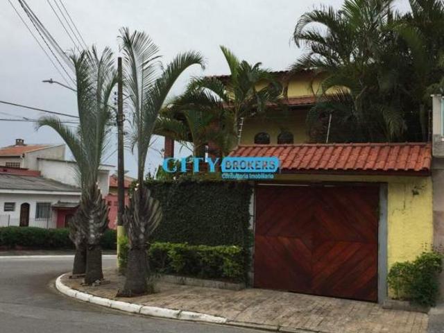 Sobrado á venda com 260 m², 3 dormitórios, 3 vagas na Vila São Francisco Zona Leste