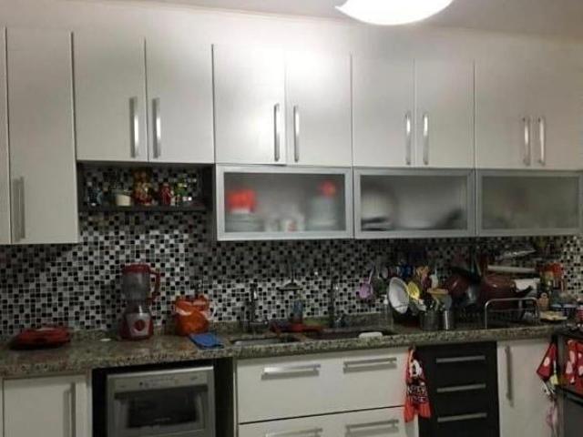 Sobrado a venda com 260m² Jardim Guairaca