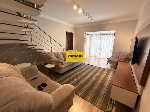 Sobrado à Venda com 276m², 4 Dormitórios, Área Gourmet e 8 Vagas em Rua Sem Saída