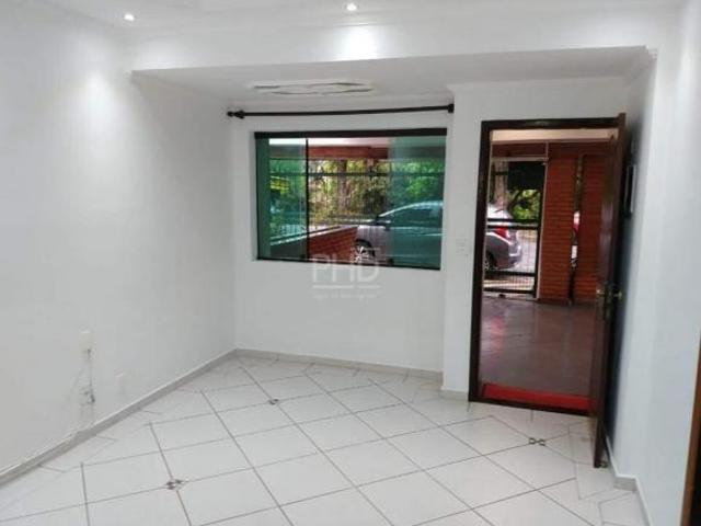 Sobrado à Venda, com 205m², 4 Quartos, 1 Suíte, Lavabo, Área Gourmet, 6 Vagas, Vila Curuçá, Santo An