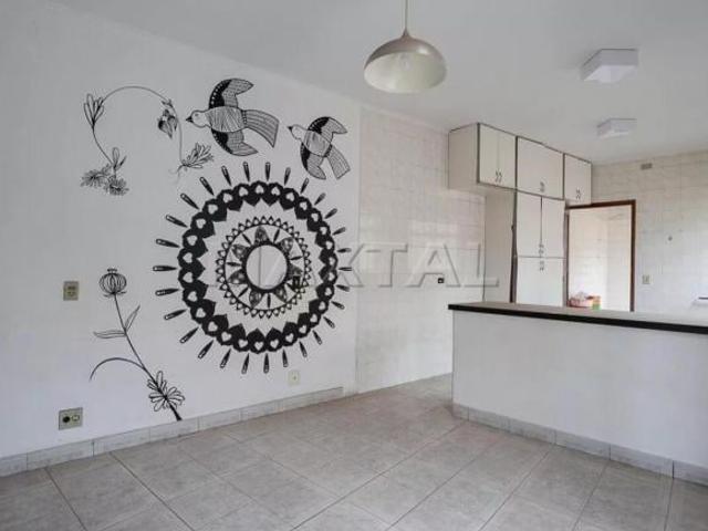 Sobrado a venda com 226m², 2 quartos sendo 1 Suíte, 4 banheiros e 2 vaga de garagem