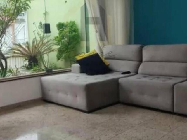 Sobrado à venda com 237 metros. 2 dormitórios sendo 1 suíte. Bairro Jardim. Santo André