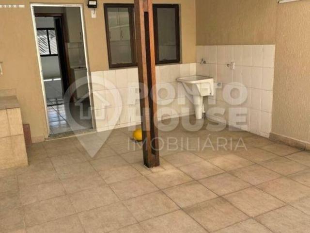 Sobrado à venda com 2 dormitórios, 2 vagas no bairro da Vila das Mercês