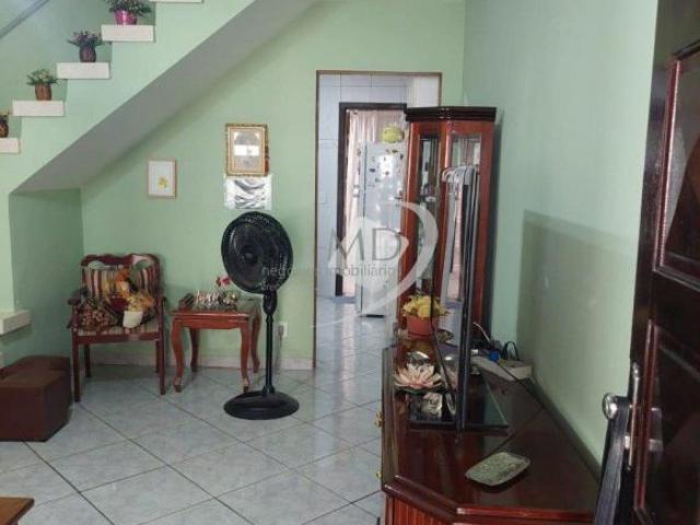 Sobrado à venda com 2 dormitorios, 2 banheiros e 1 vaga, 91,33m²