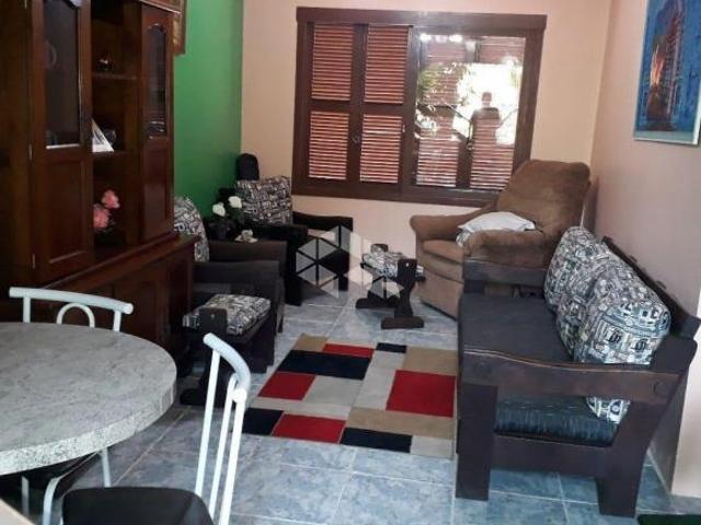 Sobrado a venda com 2 dormitórios com garagem para 2 carros em condomínio Ipanema