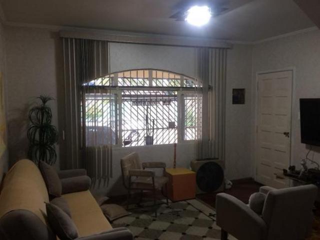 Sobrado à venda com 2 dormitórios, sendo 1 suíte, 2 banheiros, 2 vagas de garagem, 170m², Jardim Cum