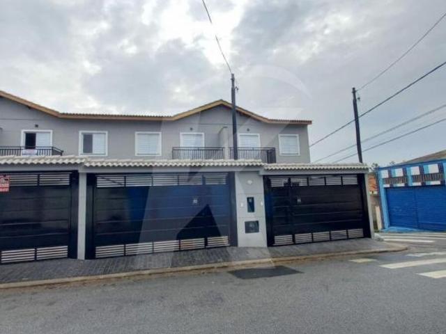Sobrado á Venda com 2 suítes e 2 vagas, apenas 1,7 km do Metrô Tucuruvi