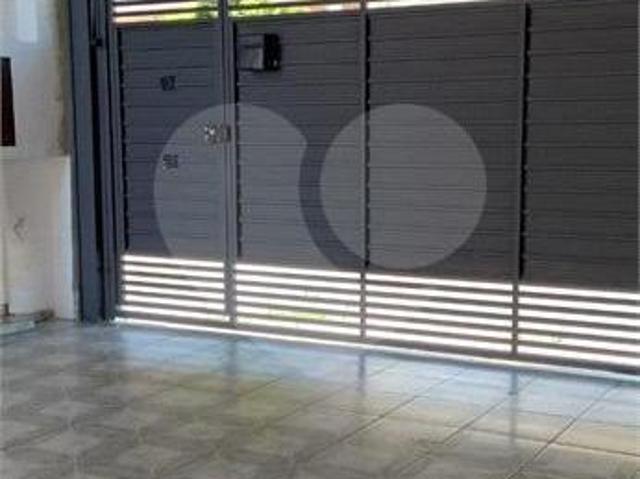 Sobrado à venda com 2 quartos em Granja Carolina, Cotia