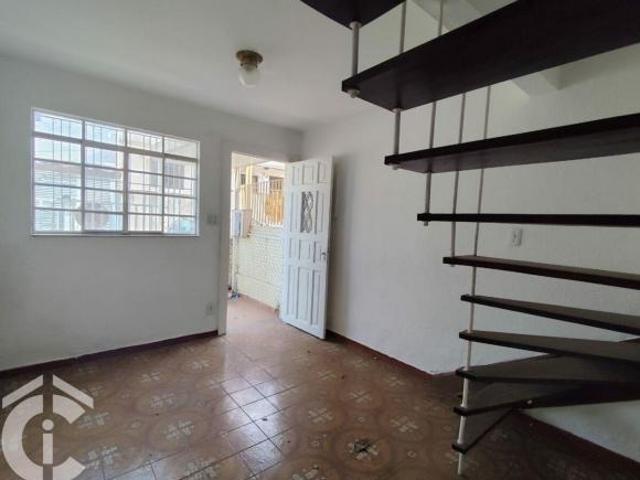 Sobrado à venda com 2 quartos, quintal, 96m ² Mooca