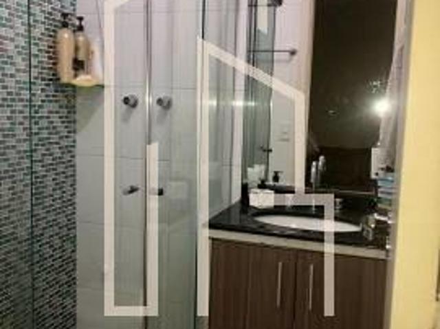 Sobrado á venda com 2 quartos sendo 1 suíte com 2 vagas de garagem em Jardim Sabará